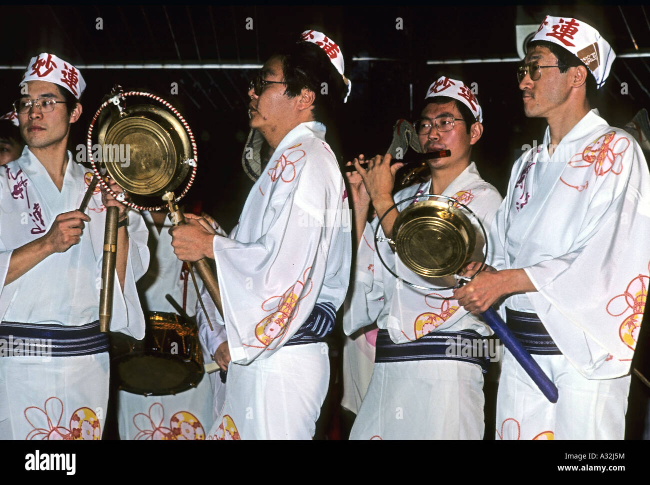 Traditional japanese music performance hi-res stock photography and ...