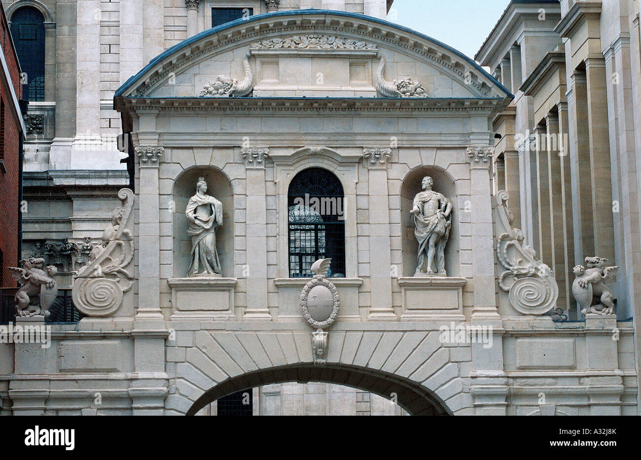 Temple Bar at the entrance of Paternoster Square, London, United ...