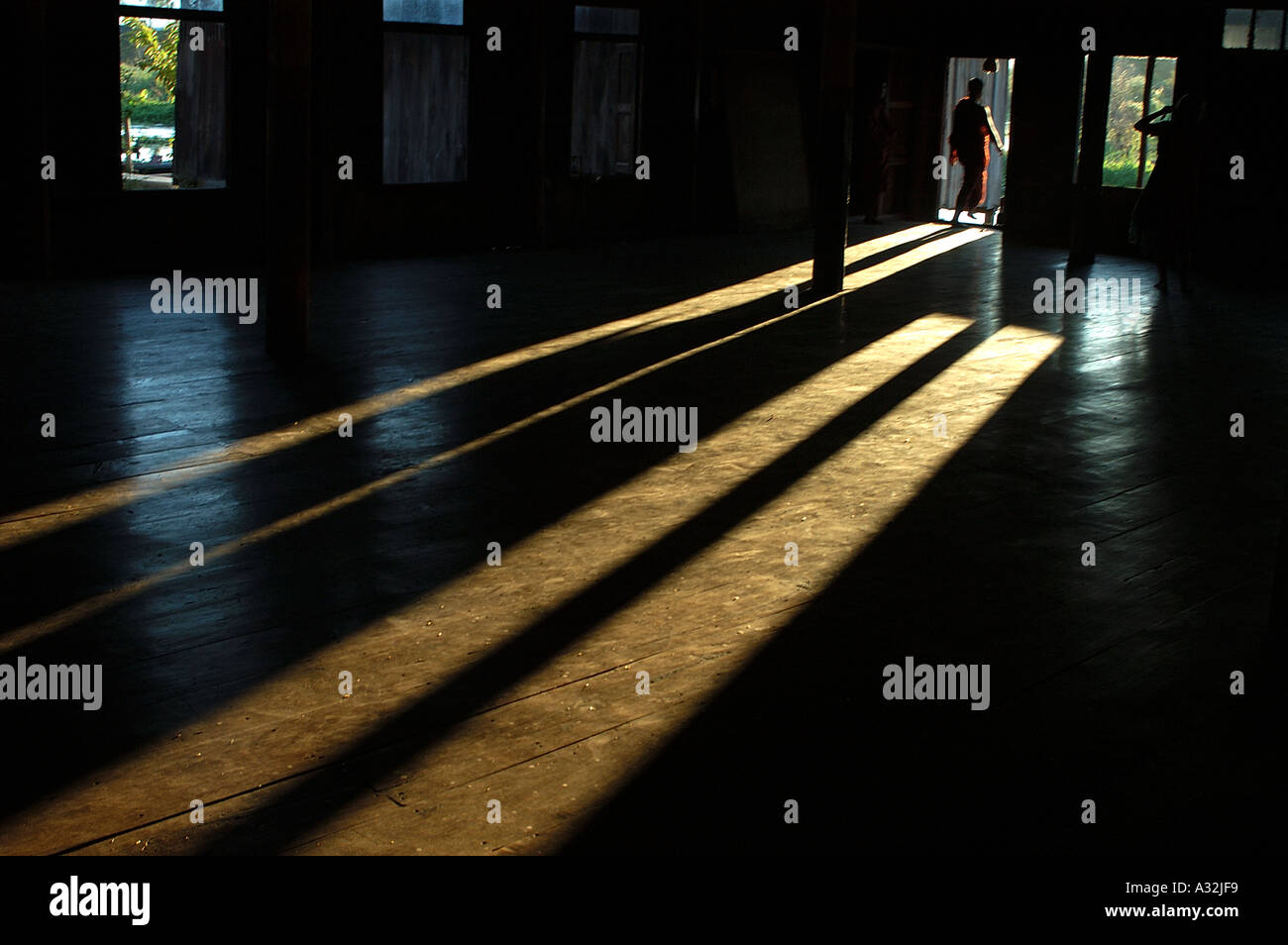 Jumping Cat Monastery Inle Lake Burma Myanmar Stock Photo - Alamy