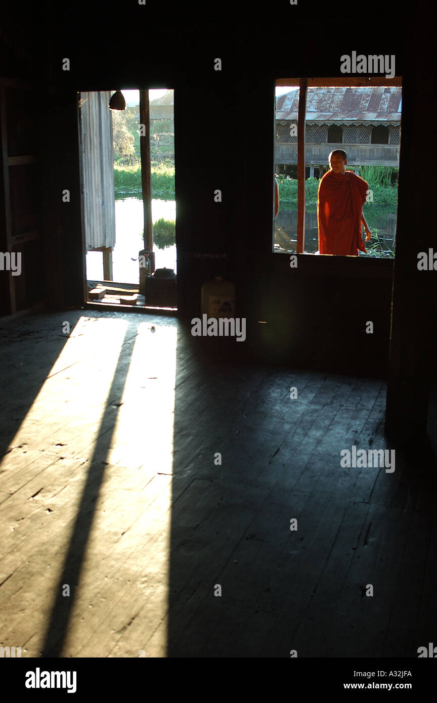 Jumping Cat Monastery Inle Lake Burma Myanmar Stock Photo - Alamy