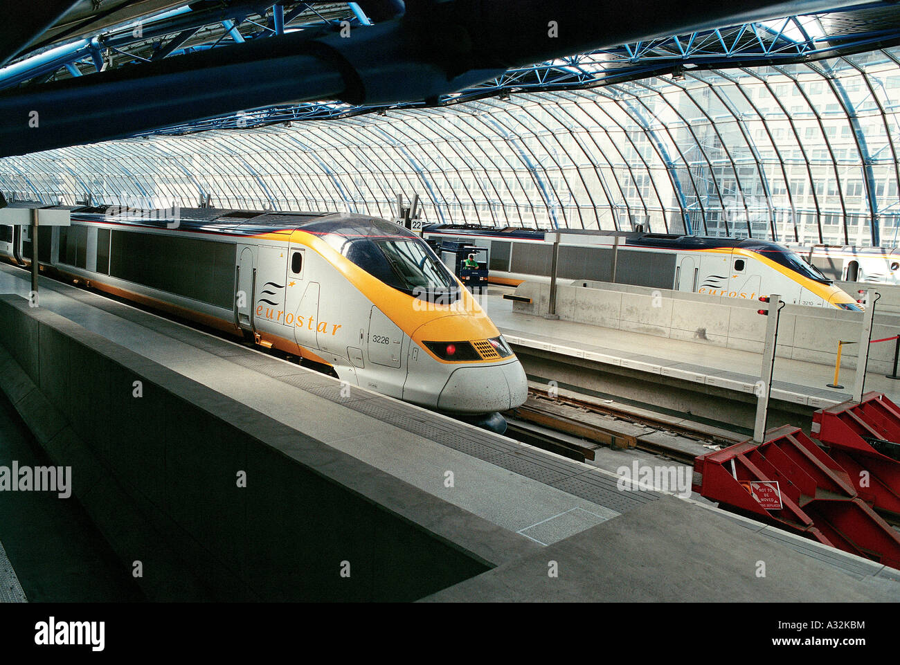 Eurostar Train, Waterloo Station, London, United Kingdom Stock Photo ...