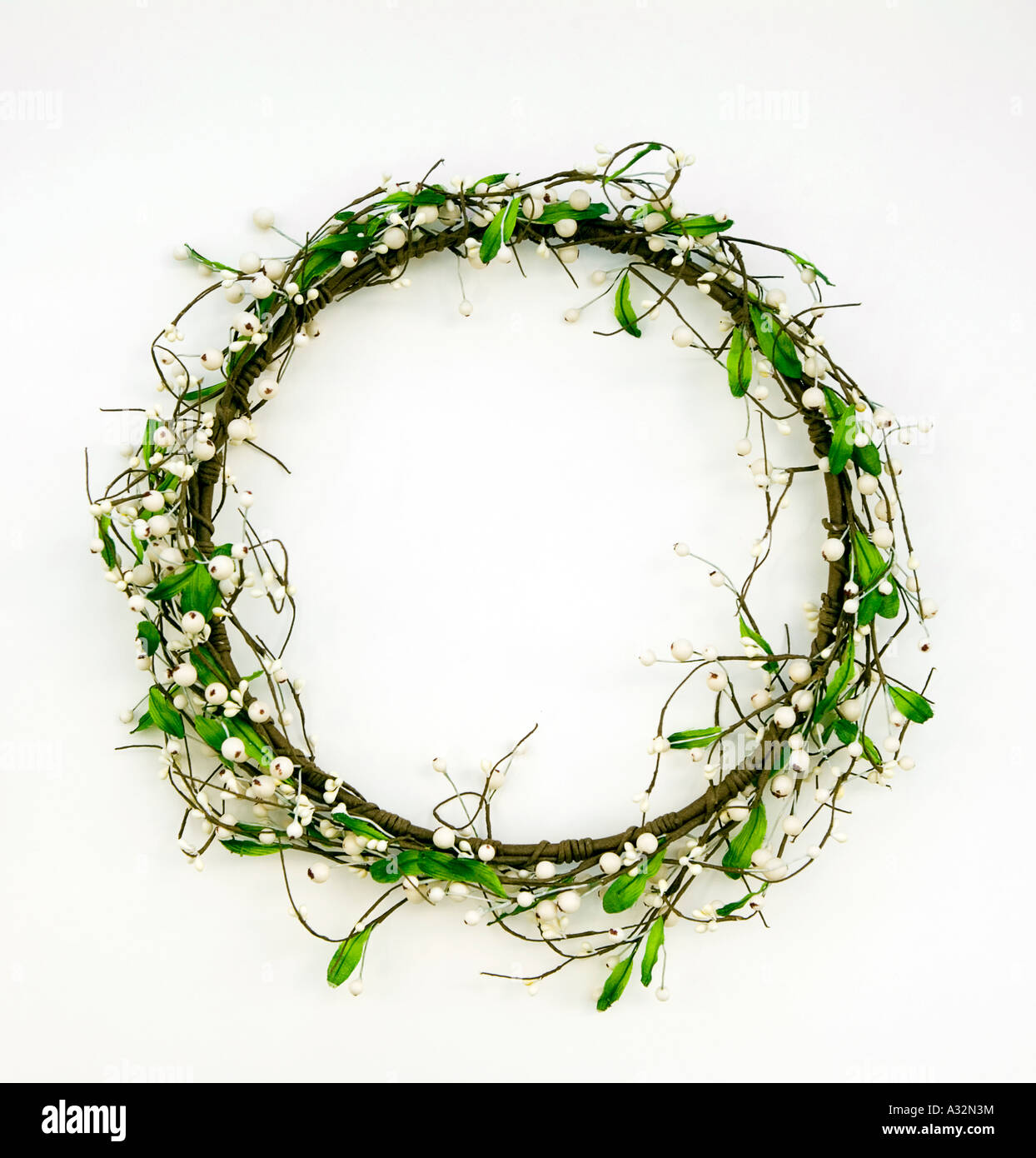 Mistletoe wreath hi-res stock photography and images - Alamy