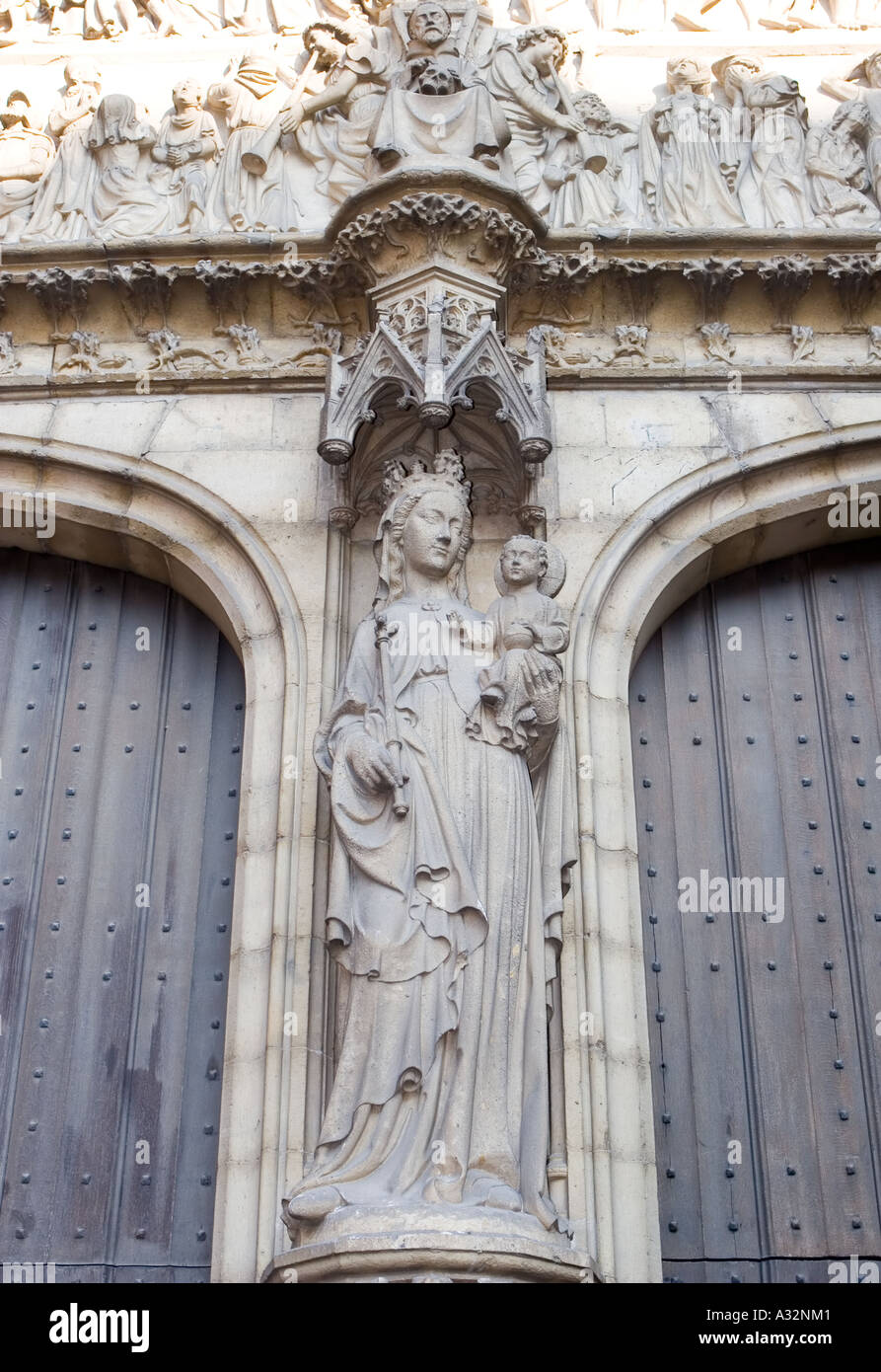 Mary holding jesus and lamb hi-res stock photography and images - Alamy