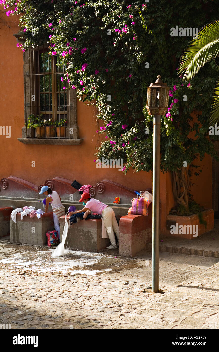 Mexico woman hand washing clothes hi-res stock photography and images ...