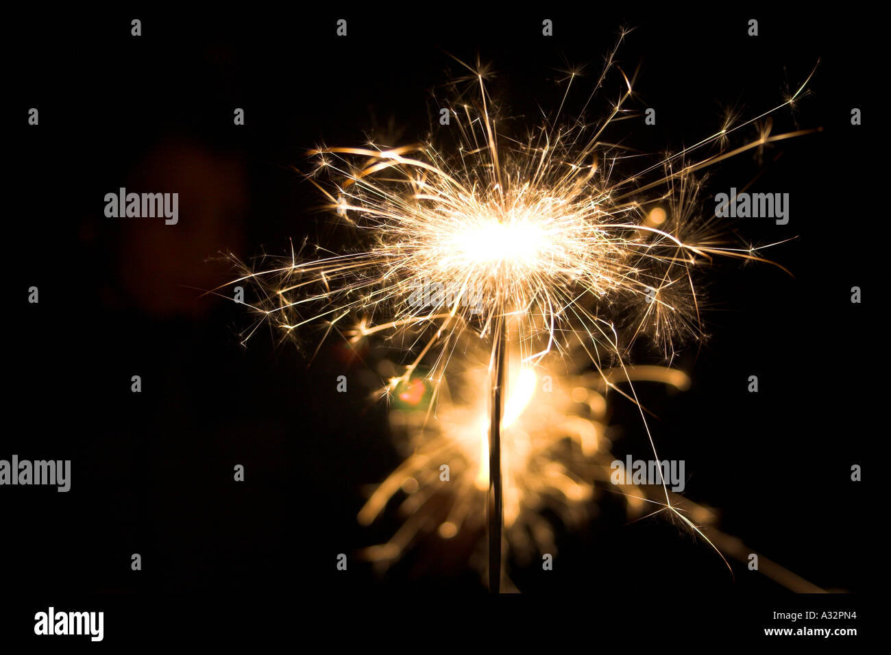 Child sparkler bonfire hi-res stock photography and images - Alamy