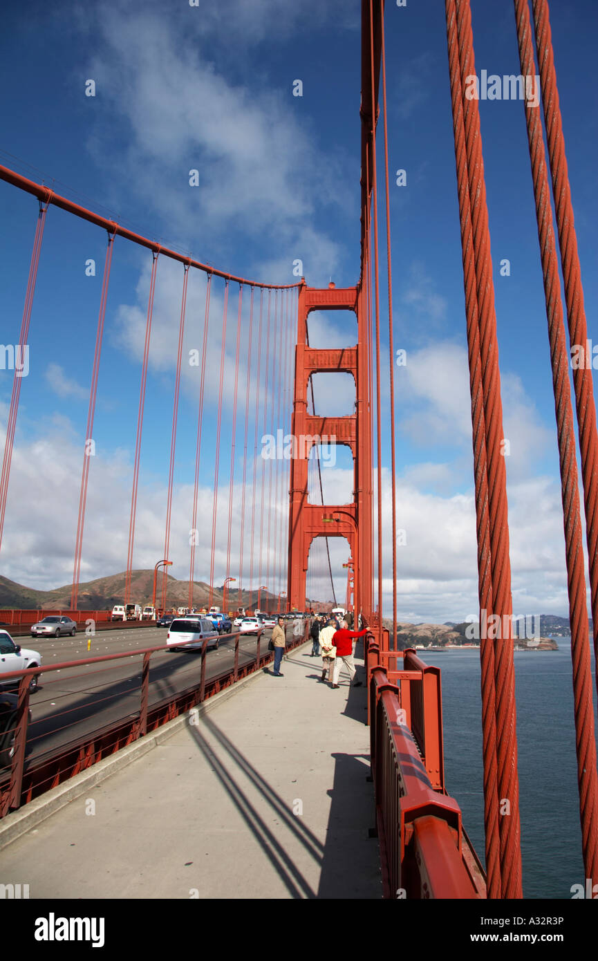 US Highway 101 over the famous Golden Gate Bridge in San Francisco ...