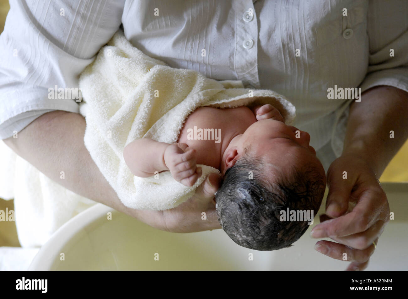 newborn baby face body bathing bath health upset cry nappy colour color ...