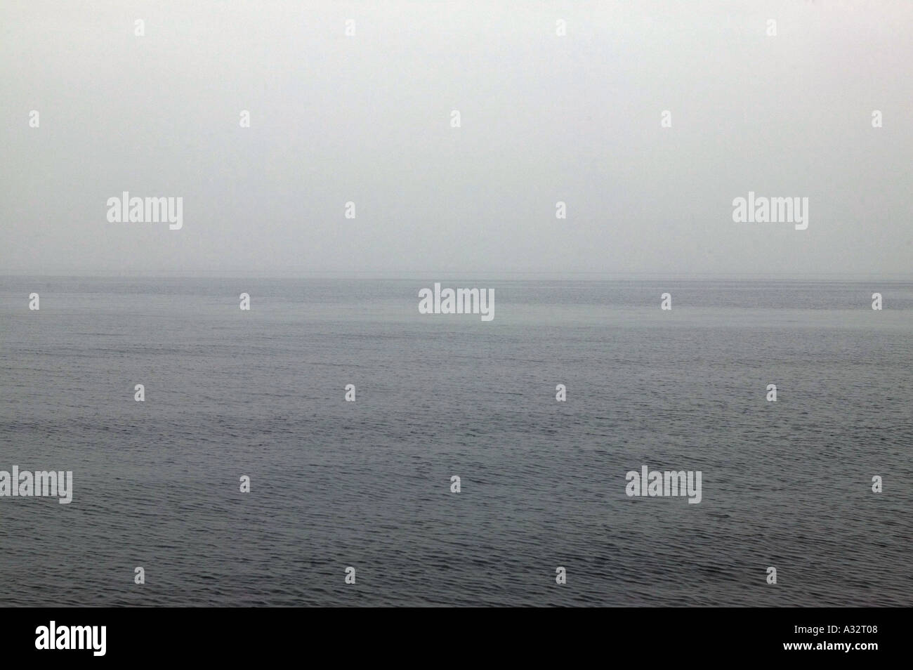 the sea at brighton grey Stock Photo - Alamy