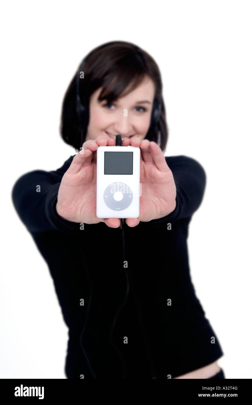 Teens listening to music walkman hi-res stock photography and images ...
