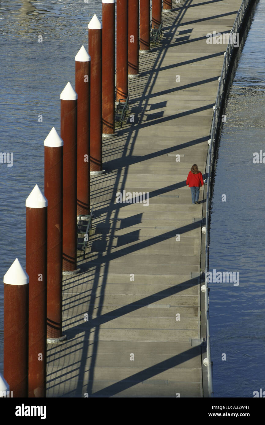 Waterfront walkway in Portland, Oregon Stock Photo - Alamy