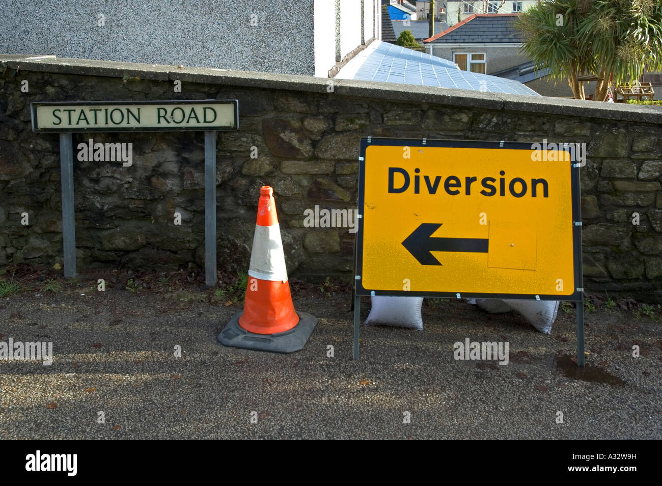 Diversion Sign High Resolution Stock Photography and Images - Alamy