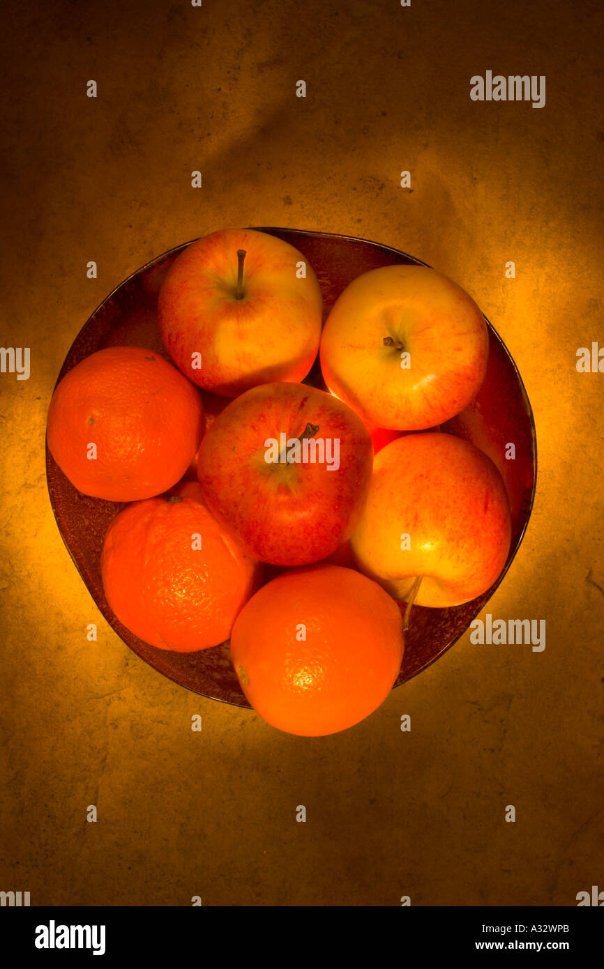 Tripod bowl hi-res stock photography and images - Alamy