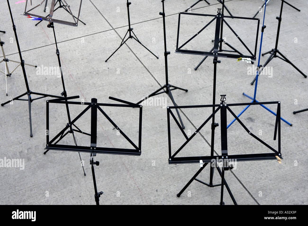 Empty music stands Stock Photo - Alamy