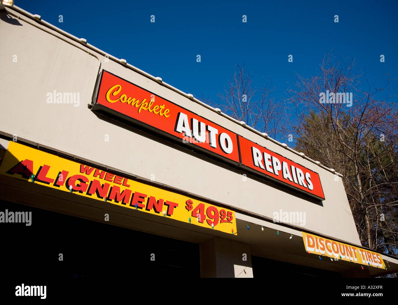 Car sign shop hi-res stock photography and images - Alamy