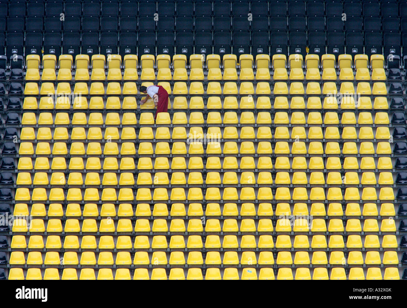 Seats stadium hi-res stock photography and images - Alamy