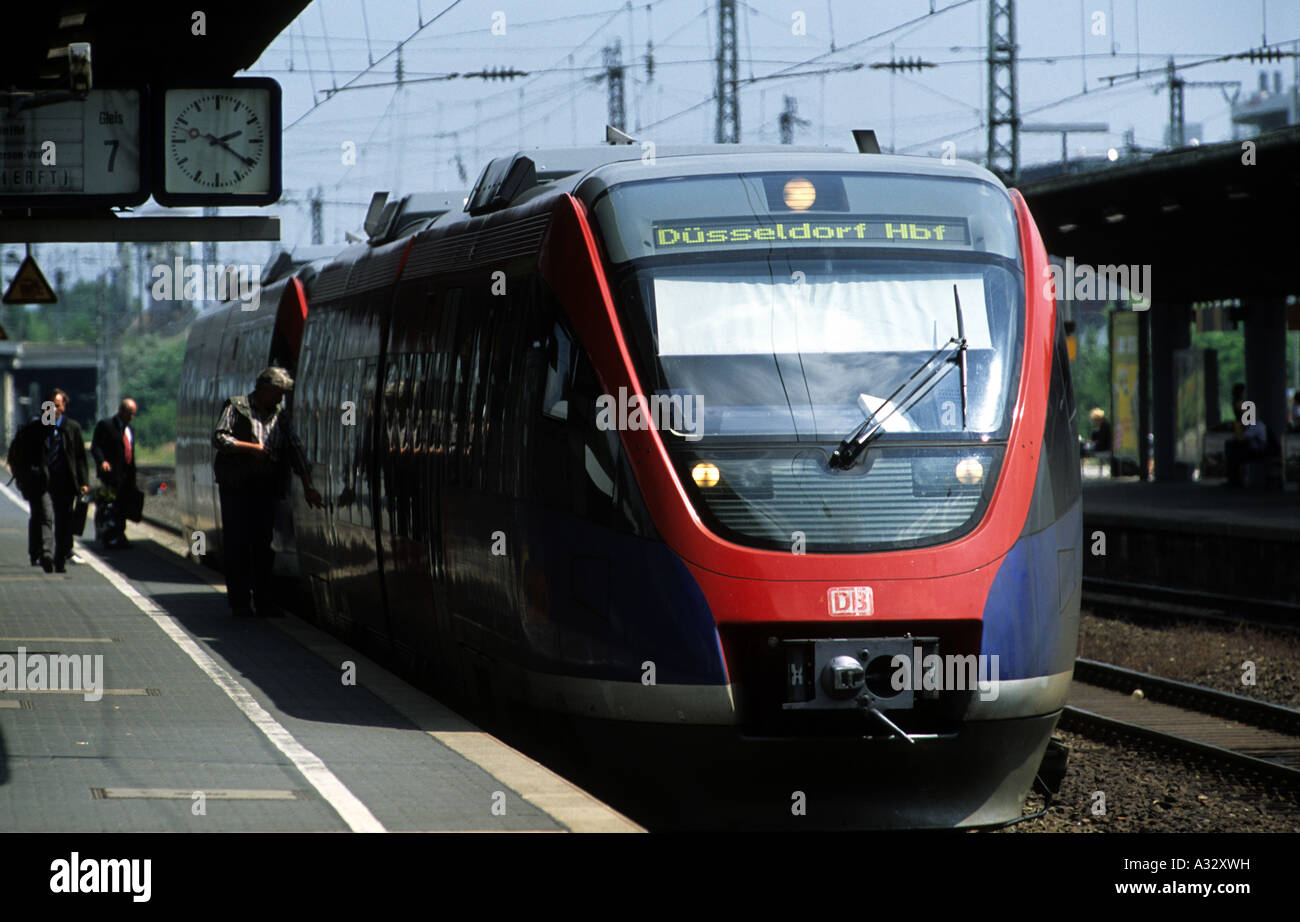 Local passenger train to Dusseldorf at Cologne Deutz railway station ...