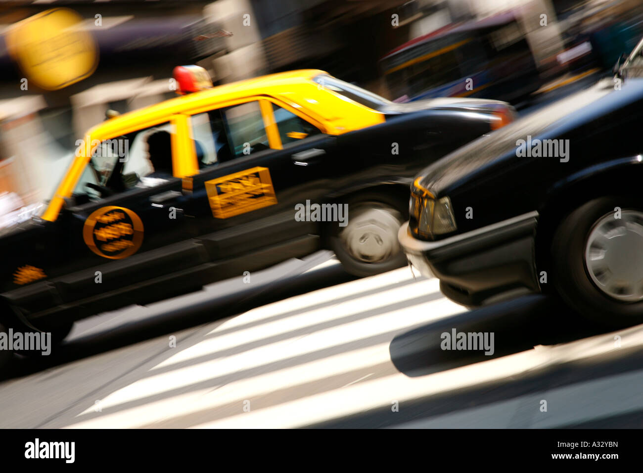 Yellow black taxi buenos aires hi-res stock photography and images - Alamy