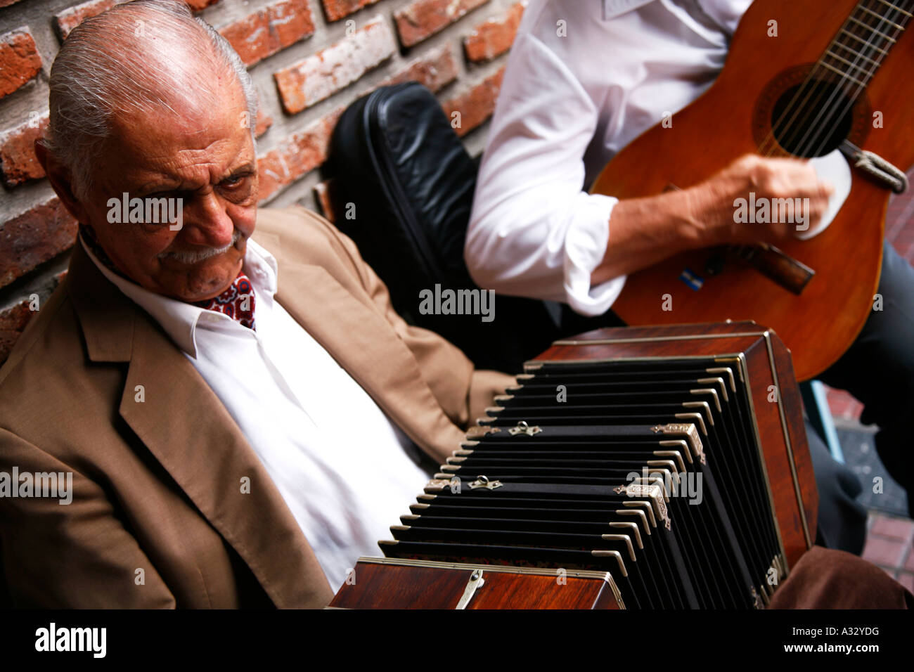 old man busker Stock Photo - Alamy