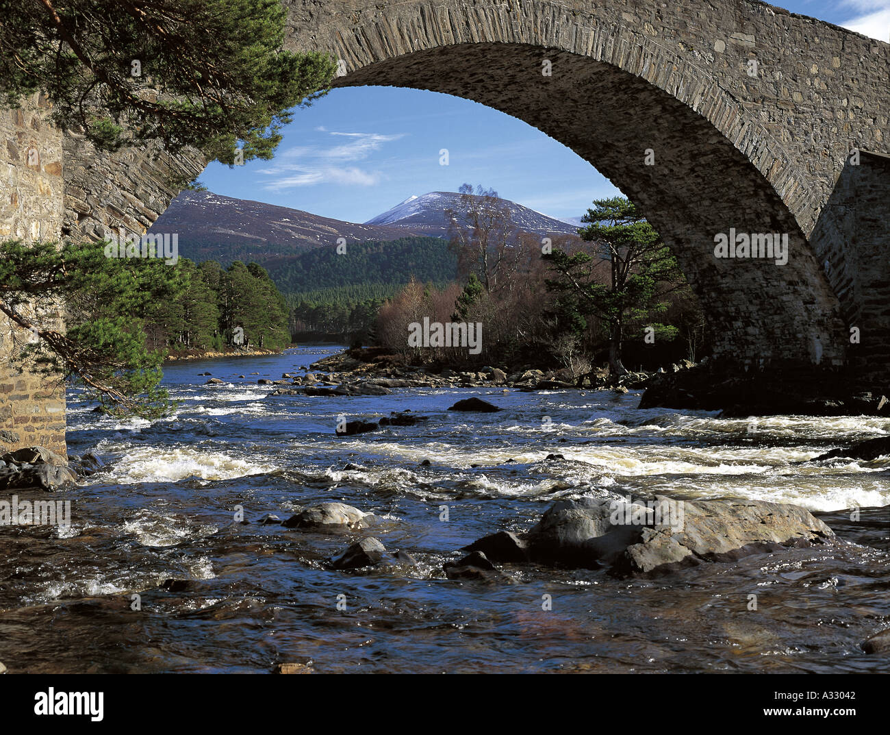 Brig o dee bridge hi-res stock photography and images - Alamy