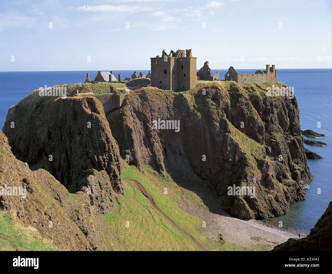 Dunnotter castle hi-res stock photography and images - Alamy