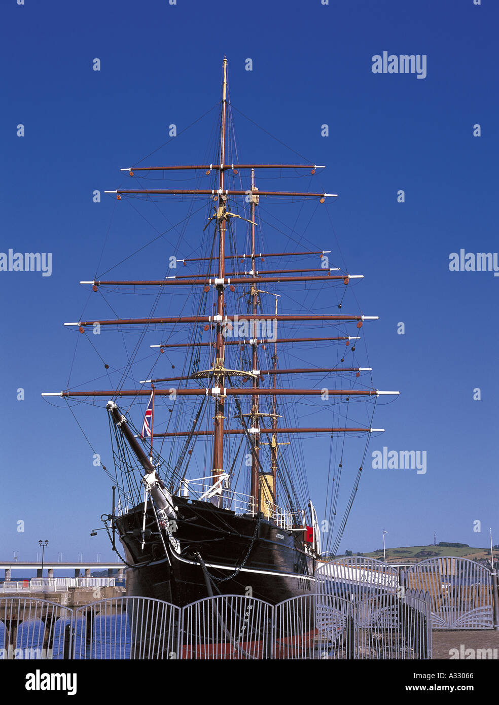 Rrs discovery mast hi-res stock photography and images - Alamy