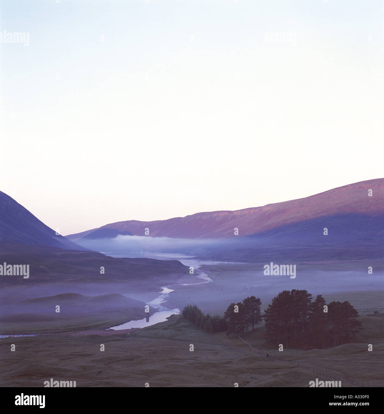 Loch garry perthshire hi-res stock photography and images - Alamy