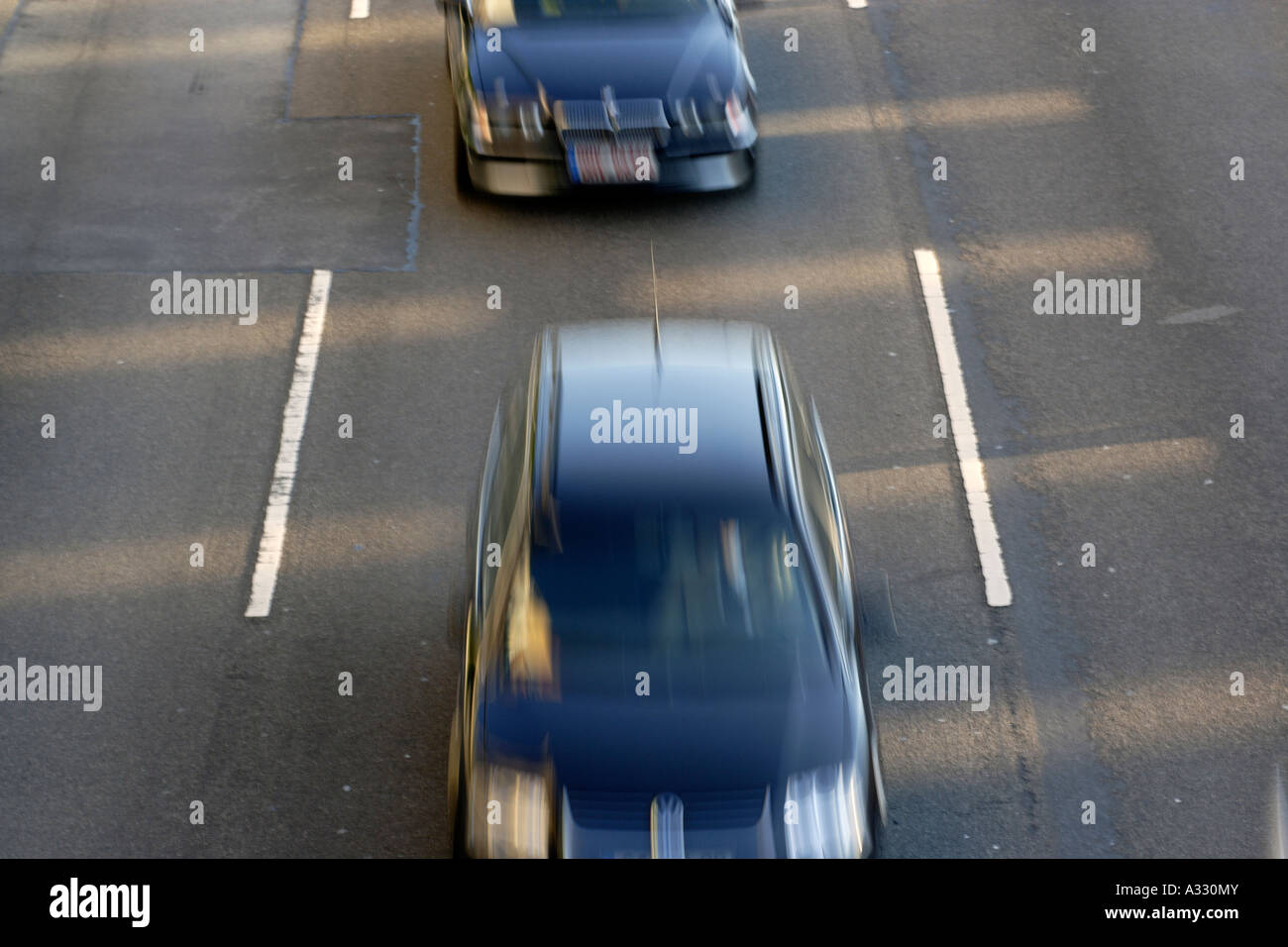 Cars on the freeway hi-res stock photography and images - Alamy