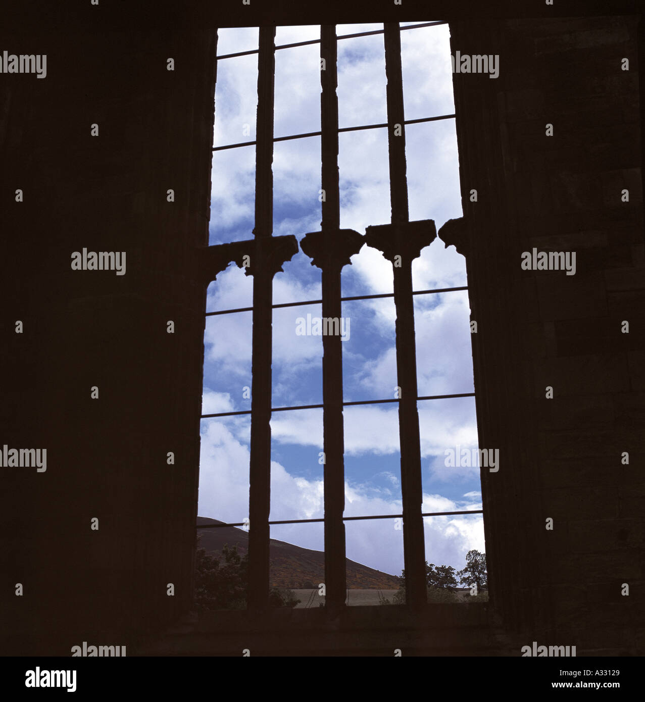 Melrose abbey bruce heart hi-res stock photography and images - Alamy
