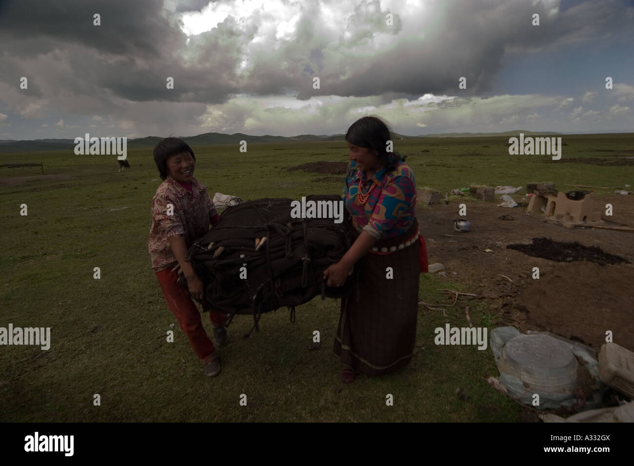 Tibetan nomads tibetan plateau hi-res stock photography and images - Alamy