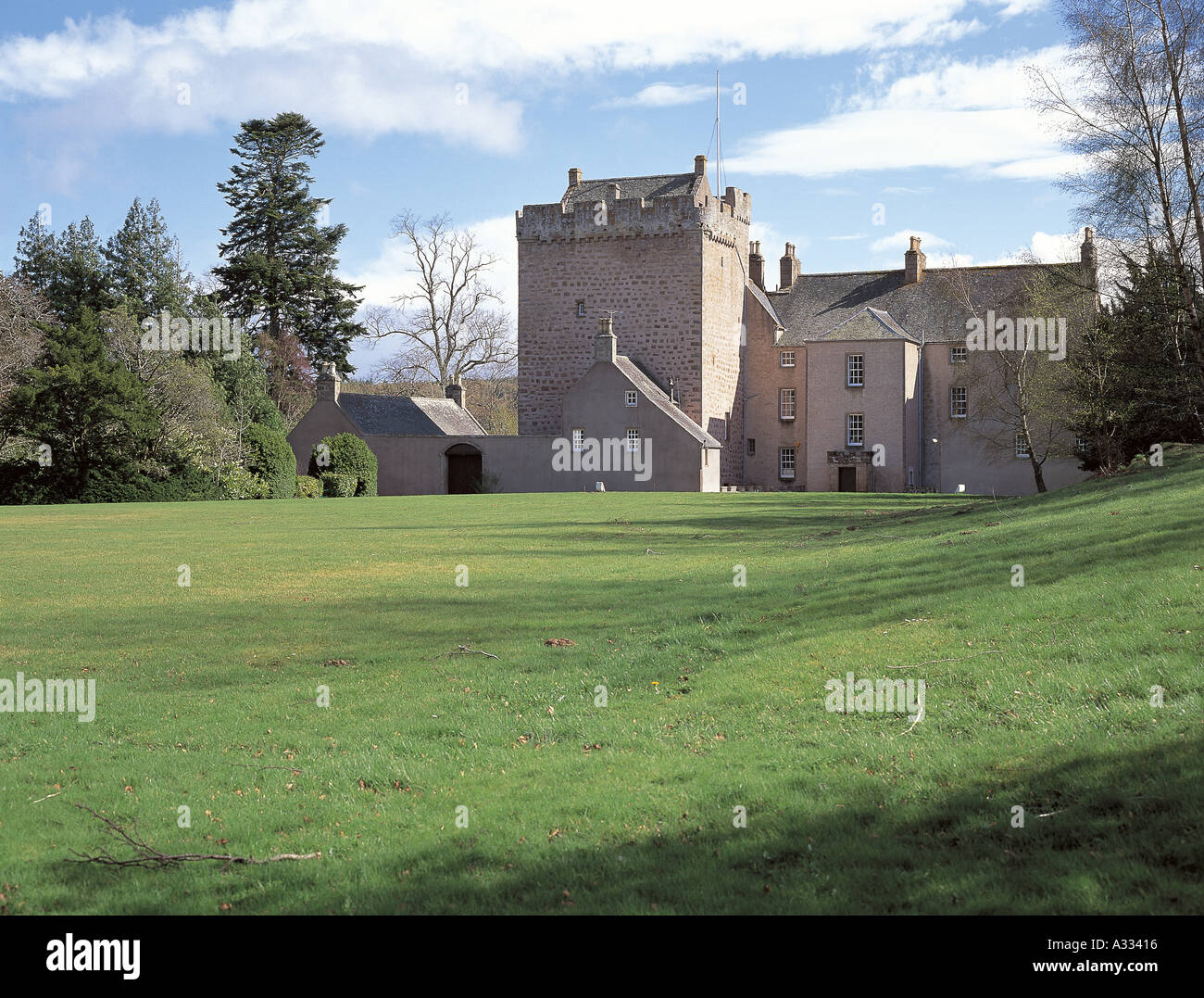 Kilravock castle hi-res stock photography and images - Alamy