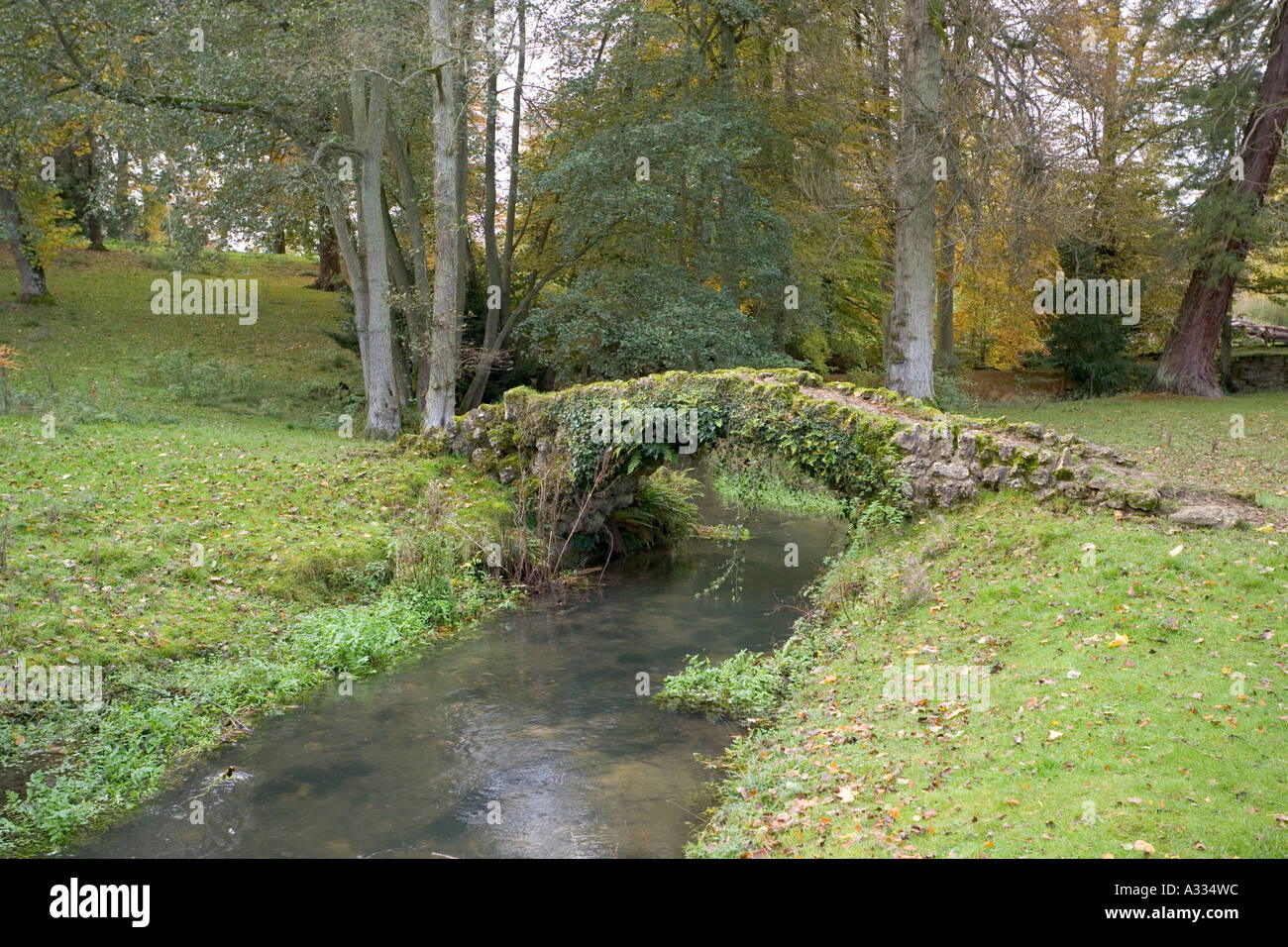 River churn cotswolds hi-res stock photography and images - Alamy