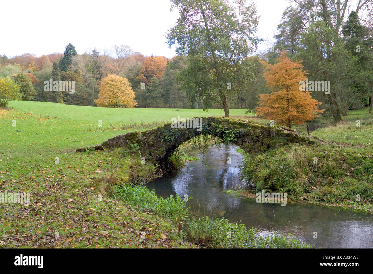 River churn cotswolds hi-res stock photography and images - Alamy