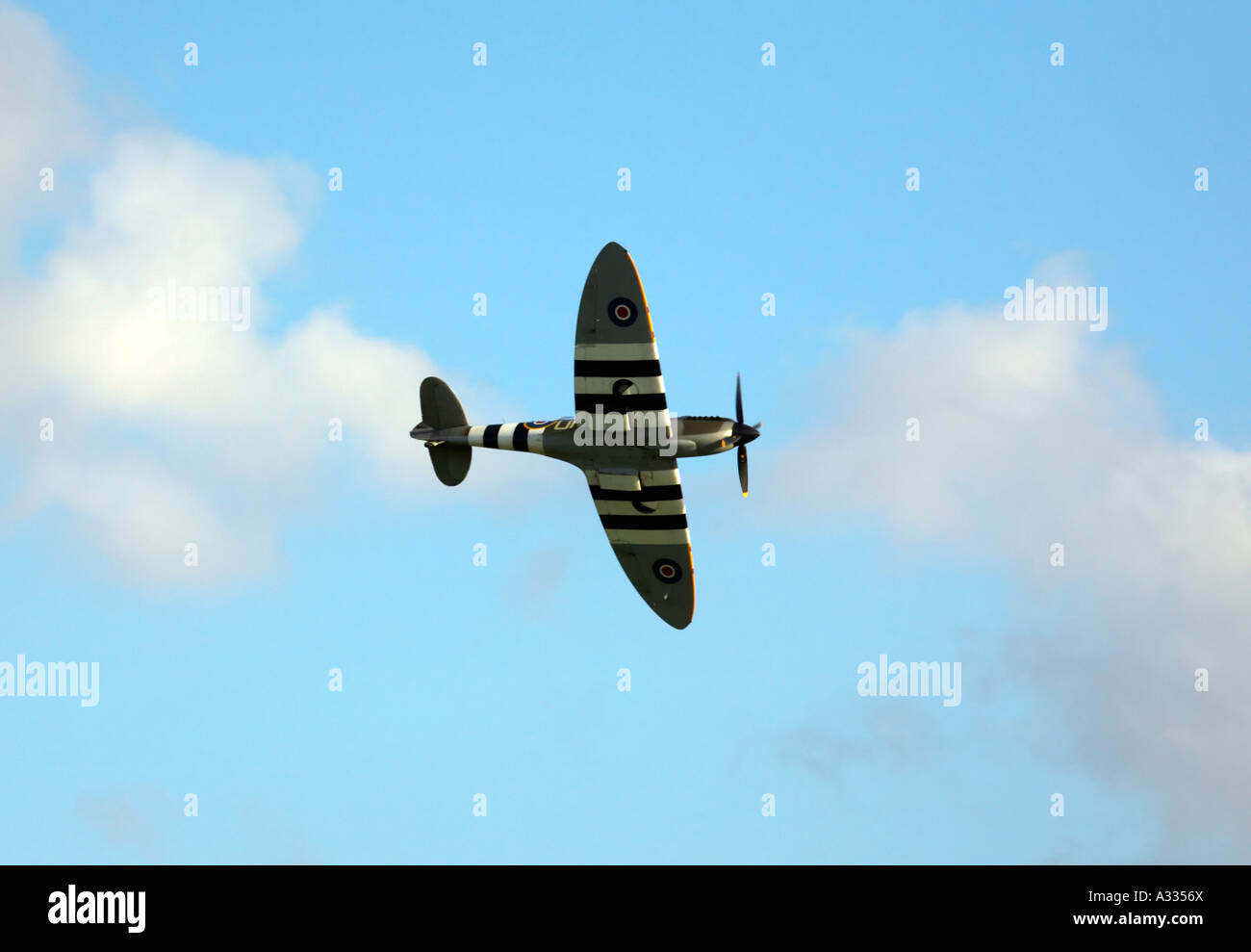 Supermarine spitfire wwii hi-res stock photography and images - Alamy