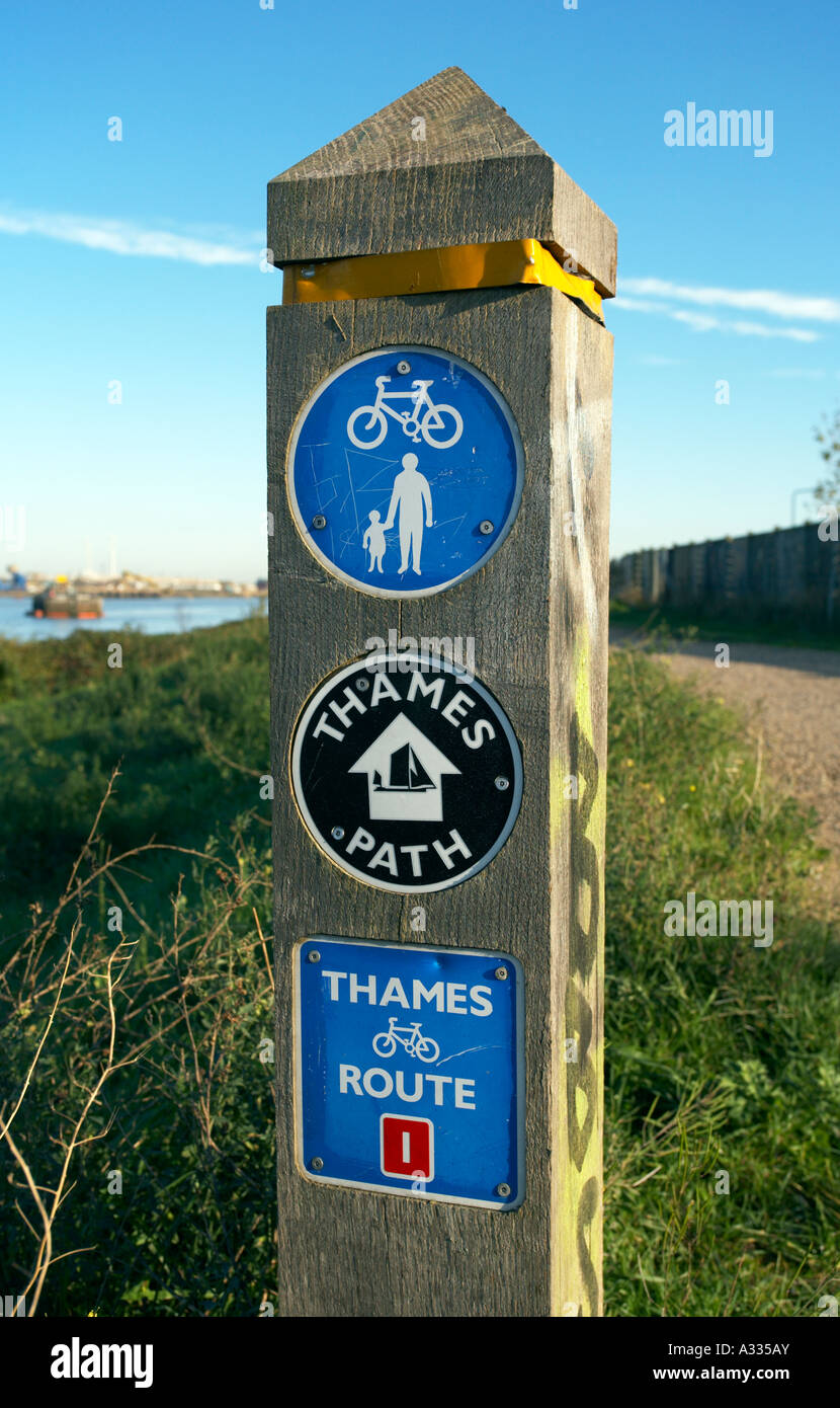 Thames Path sign near Woolwich London UK Stock Photo - Alamy