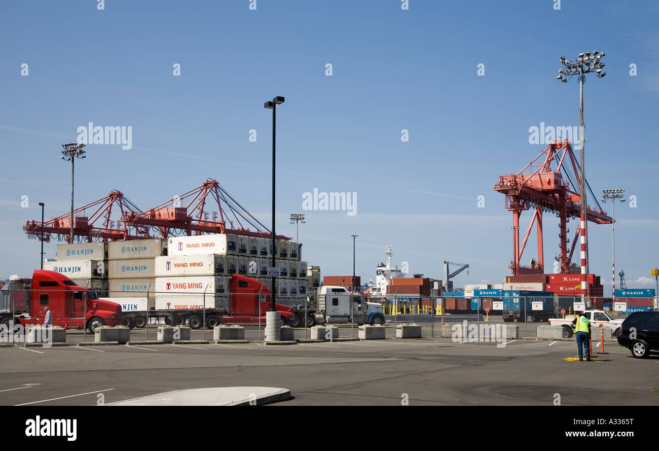 Containers on dockside waiting for loading Port of Seattle USA Stock ...