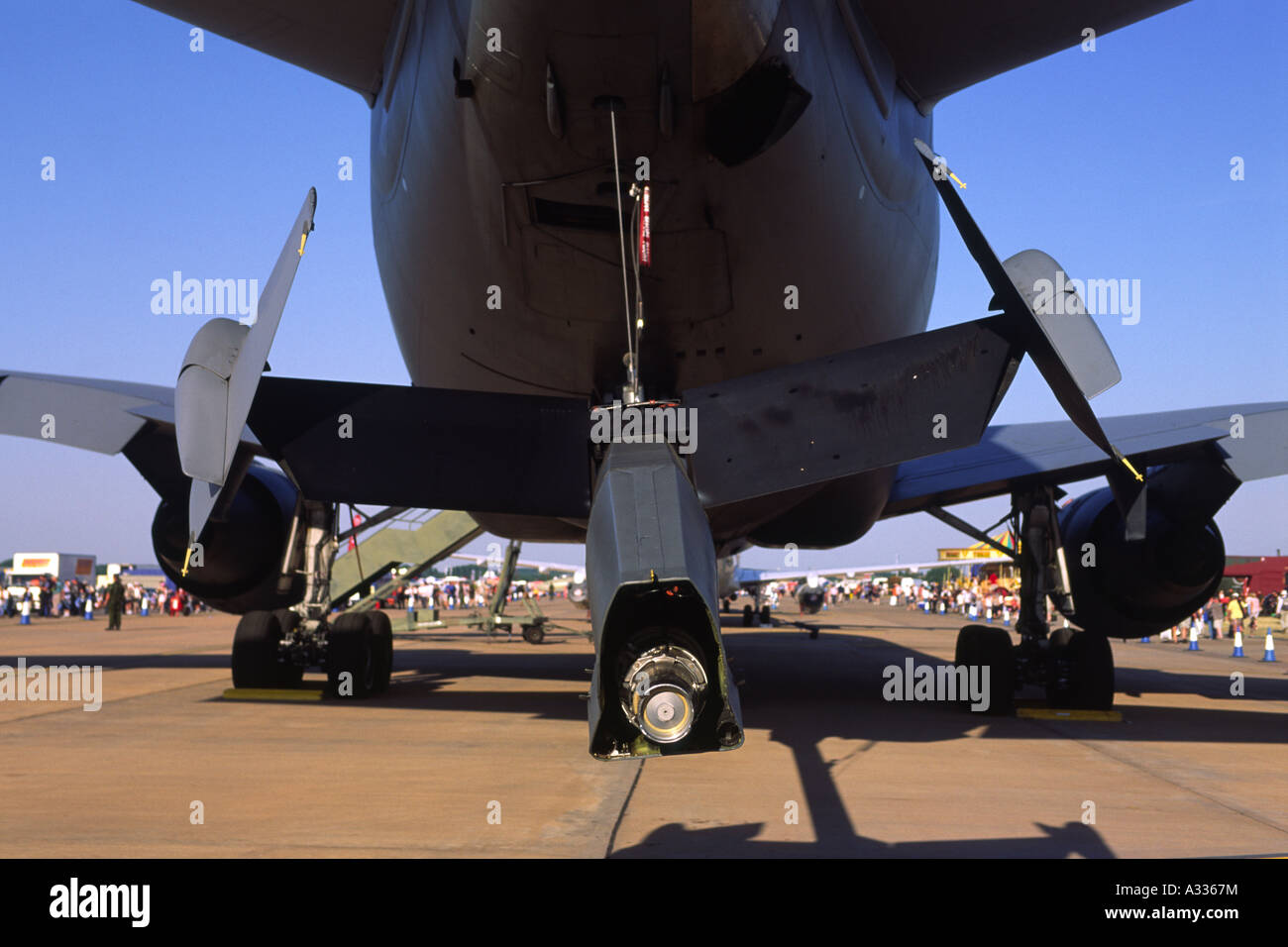 Us military kc 10 extender tanker hi-res stock photography and images ...