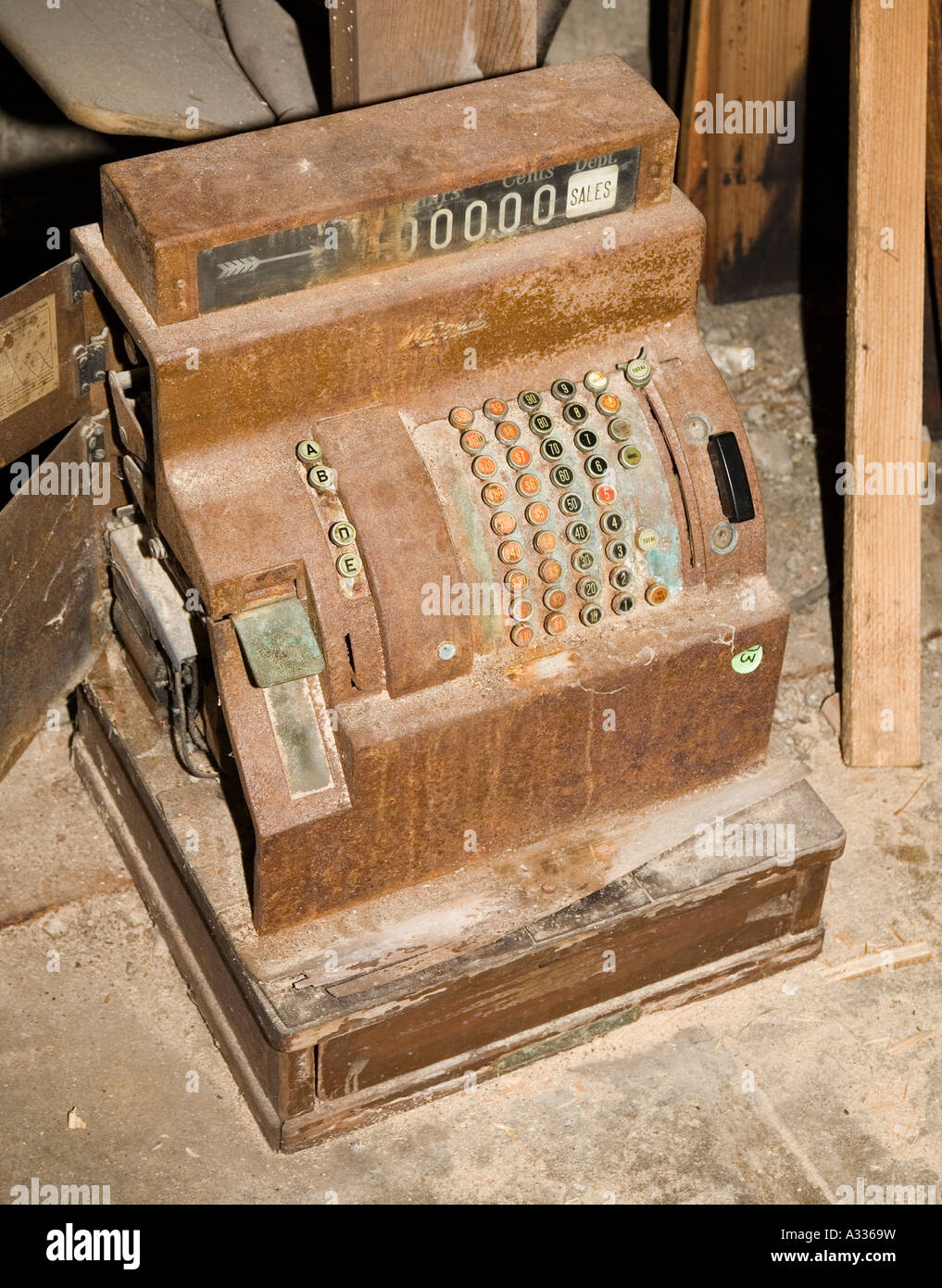 Broken cash register hi-res stock photography and images - Alamy