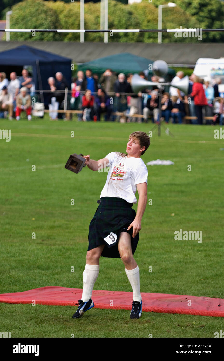 Throwing the weight hi-res stock photography and images - Alamy