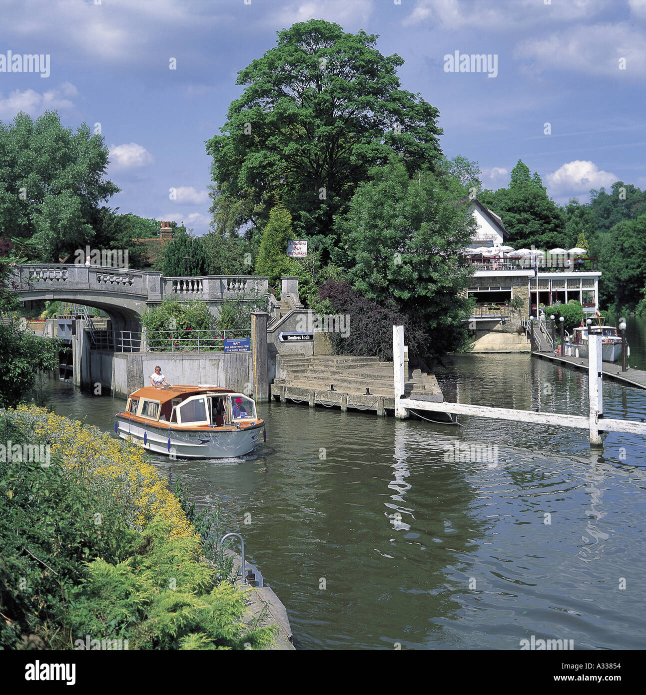 Maidenhead boulters bridge hi-res stock photography and images - Alamy