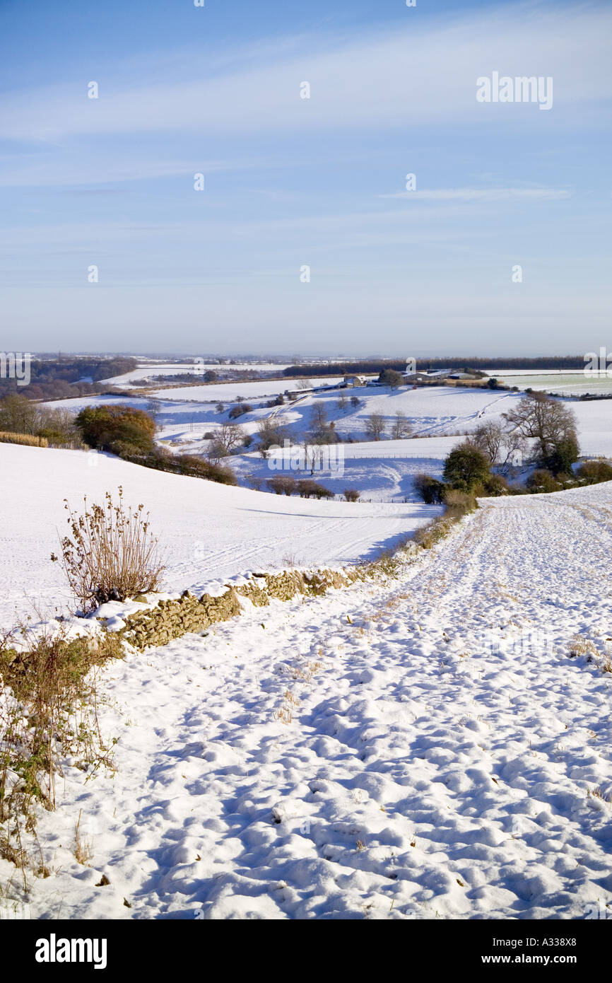 Early winter snow on the Cotswolds near Kingscote, Gloucestershire ...