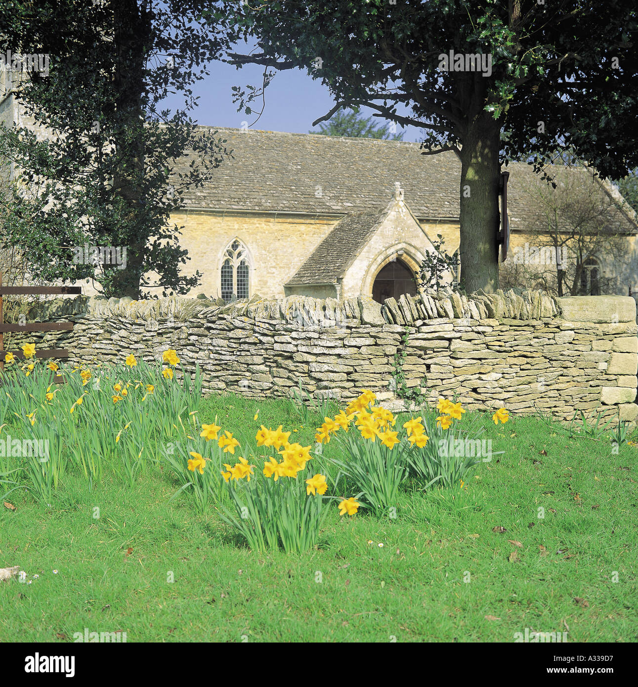 Eastleach turville church hi-res stock photography and images - Alamy