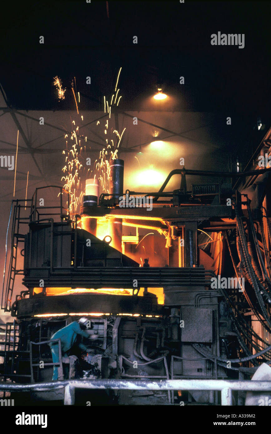 Steel scrap melting MR869 Stock Photo - Alamy