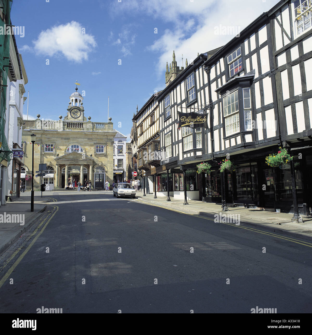 Ludlow half timbered shops hi-res stock photography and images - Alamy