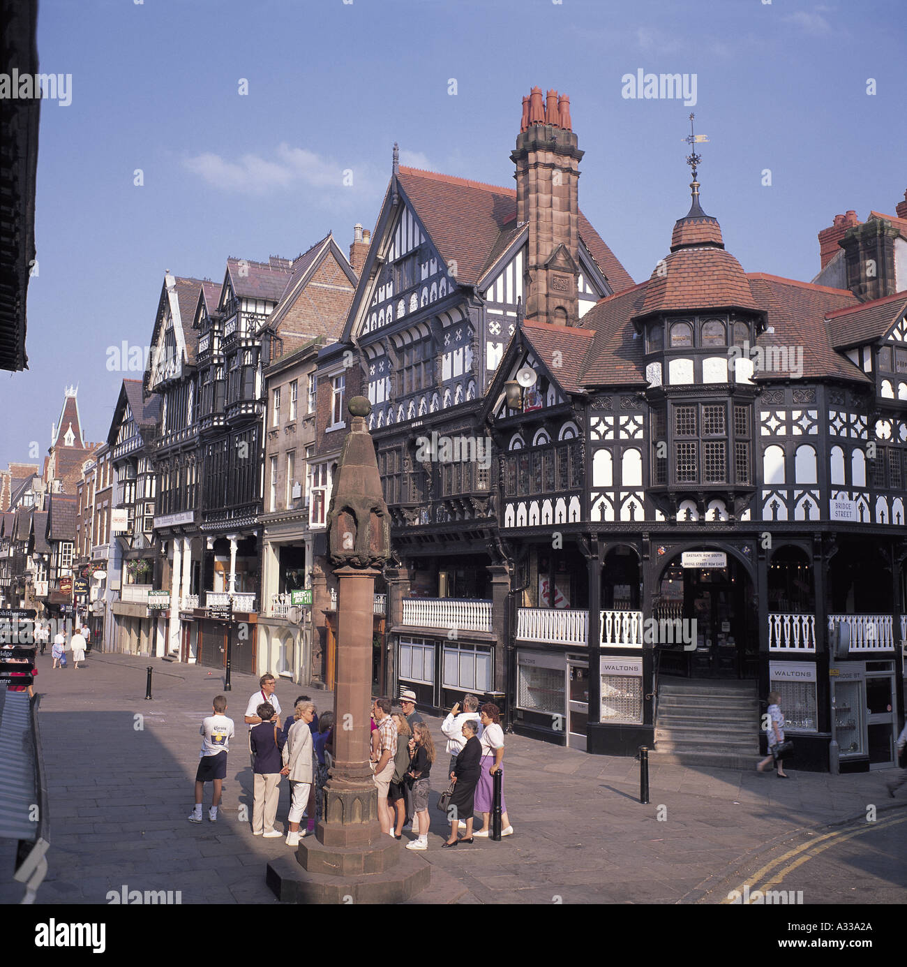 Chester rows tudor hi-res stock photography and images - Alamy