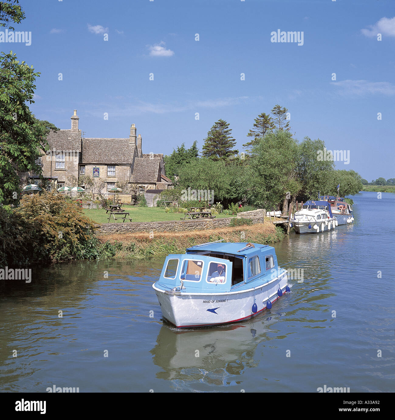 River Thames at Radcot Stock Photo - Alamy