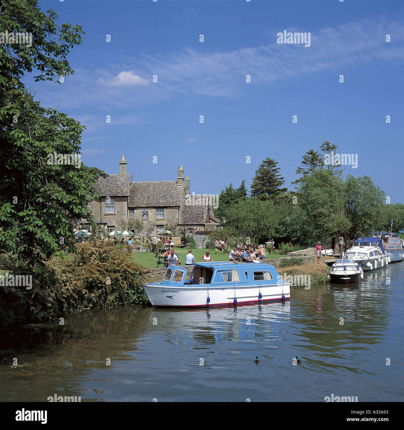 Radcot hi-res stock photography and images - Alamy