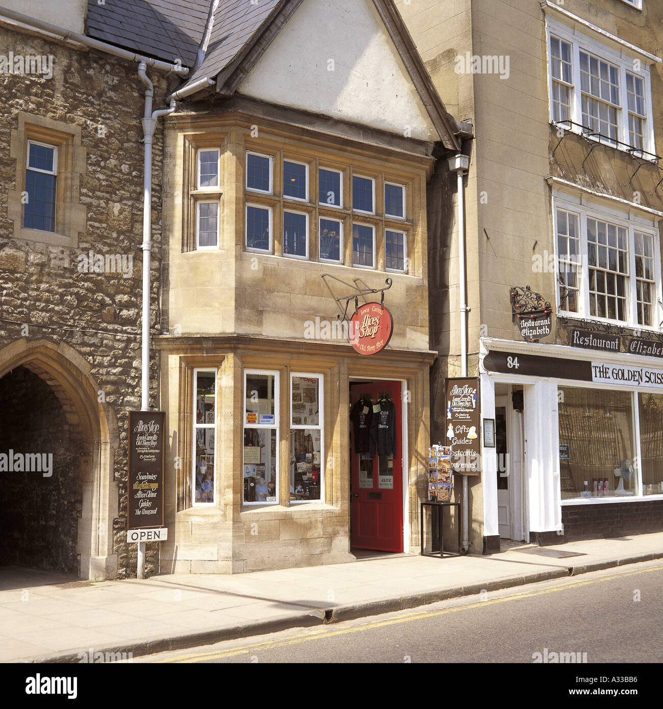 Alice in wonderland shop oxford hi-res stock photography and images - Alamy