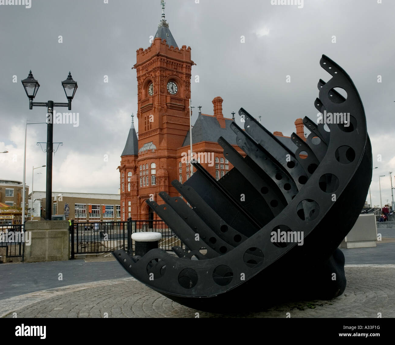 Merchant Seafarers Memorial Sculpture Pierhead Building Cardiff Bay ...