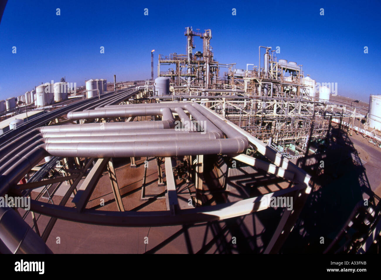 Oil refinery saudi arabia hi-res stock photography and images - Alamy