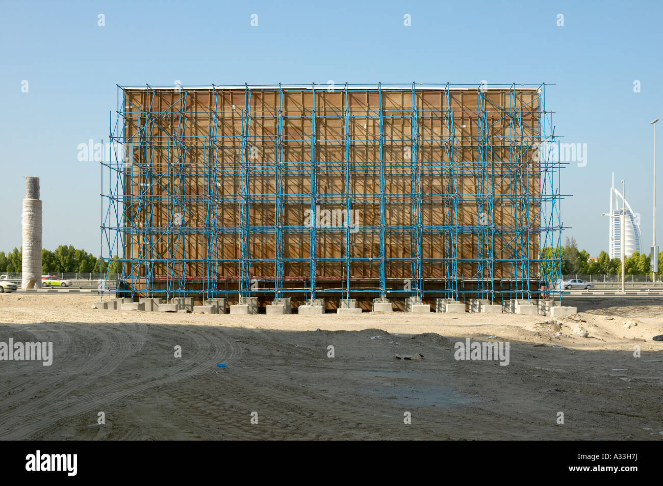 Scaffold scaffolding signs hi-res stock photography and images - Alamy